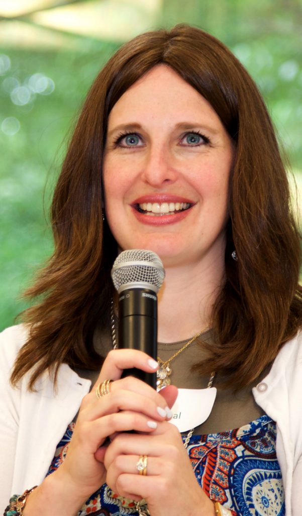 The Contemporary Rebbetzin: What’s It Like to Be a Rebbetzin in 2017 ...